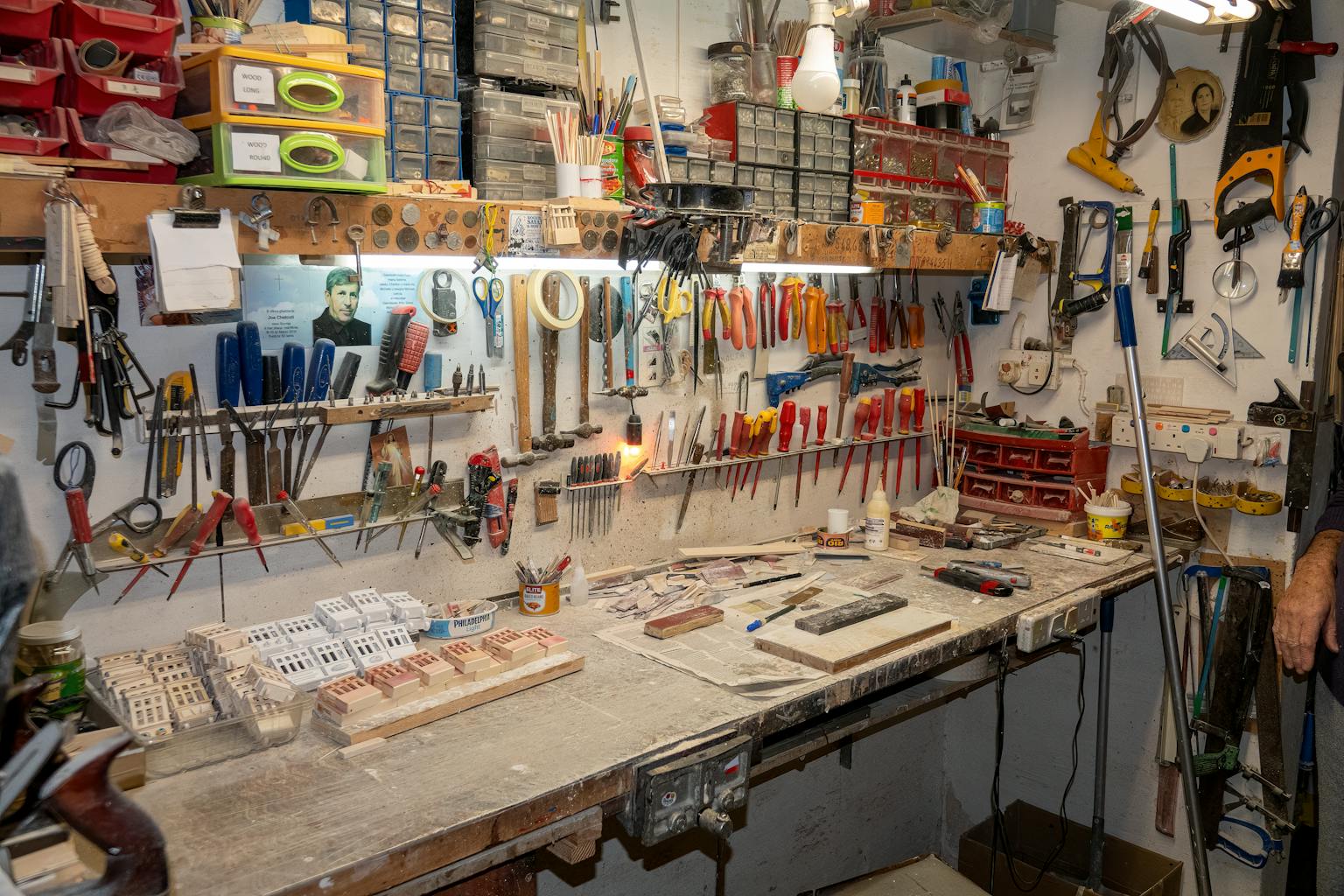 Be Your Own Handyman: My Essential Basic Hand Tools List – Rob Louis